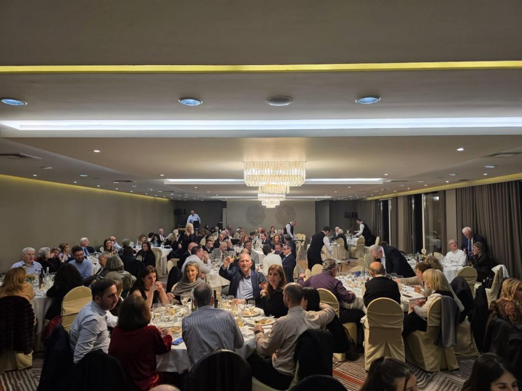 Με επιτυχία η κοπή πίτας του Συλλόγου Καρπενησιωτών Αθήνας "Το Βελούχι ...